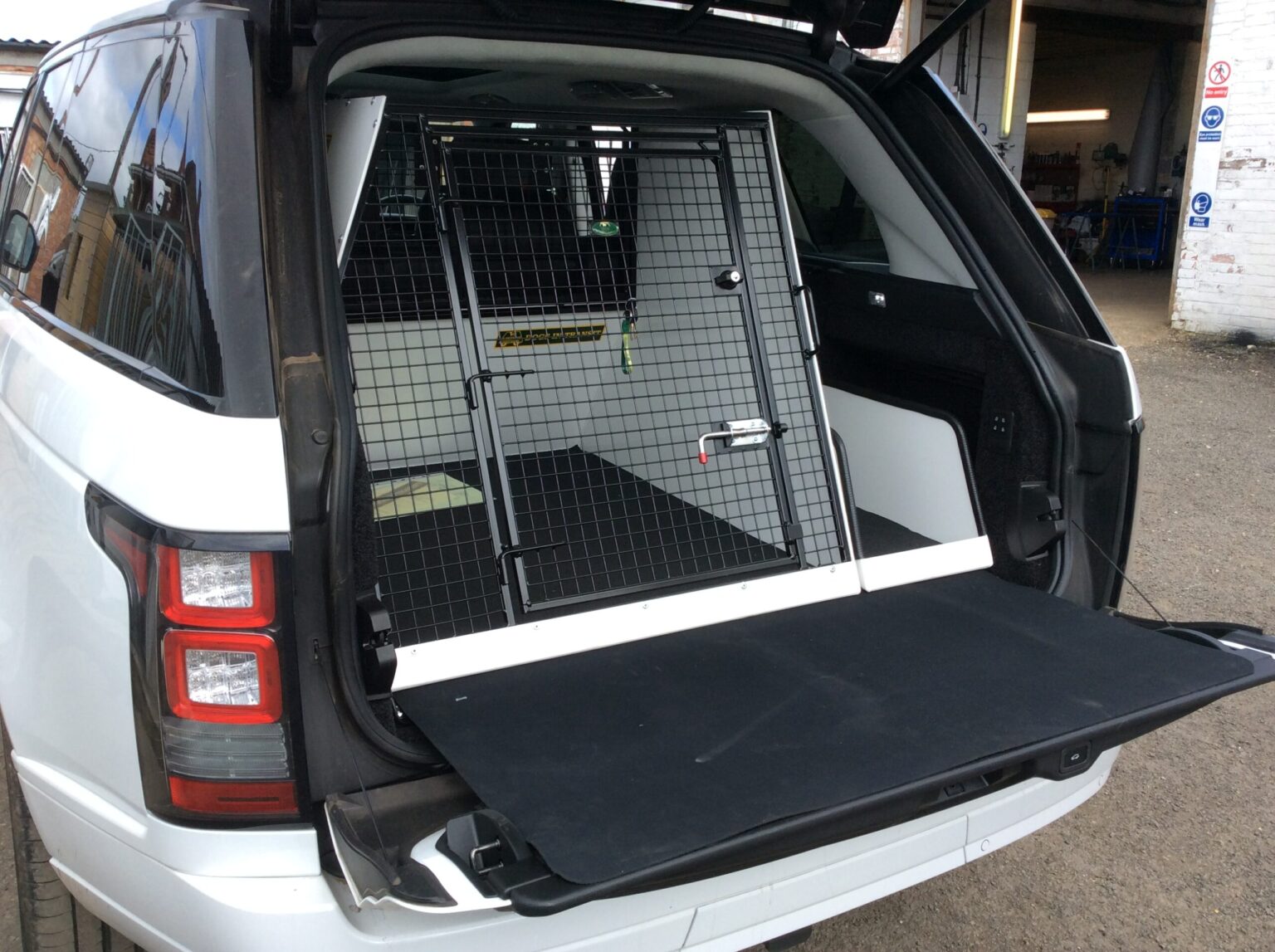 Custom built dog box - Lintran K9