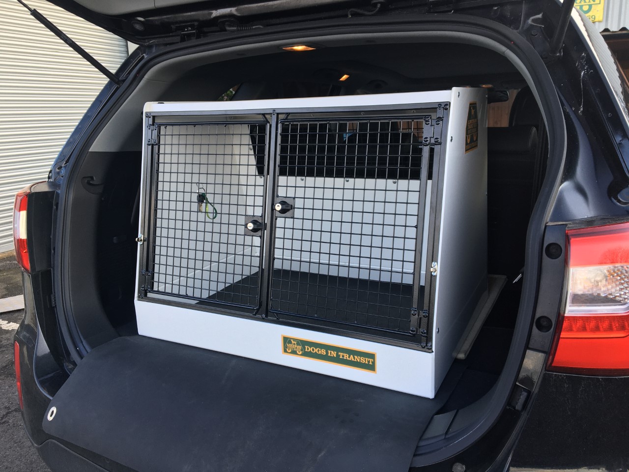 Linfold Medium Dog Crate | Robust & Comfortable | Lintran
