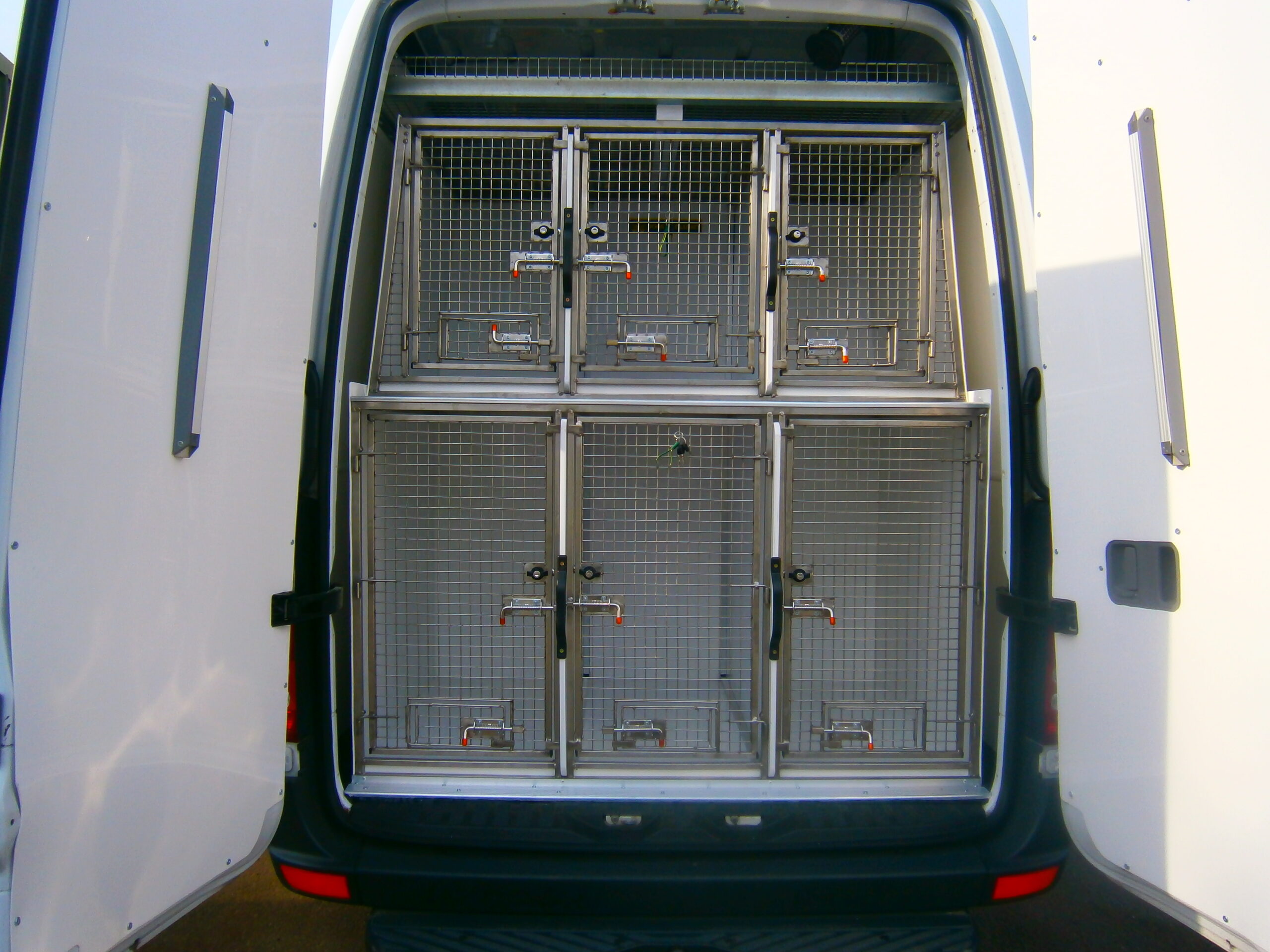 Custom Van Triple Top Tier Dog Box | Multi-Dog Solution | Lintran