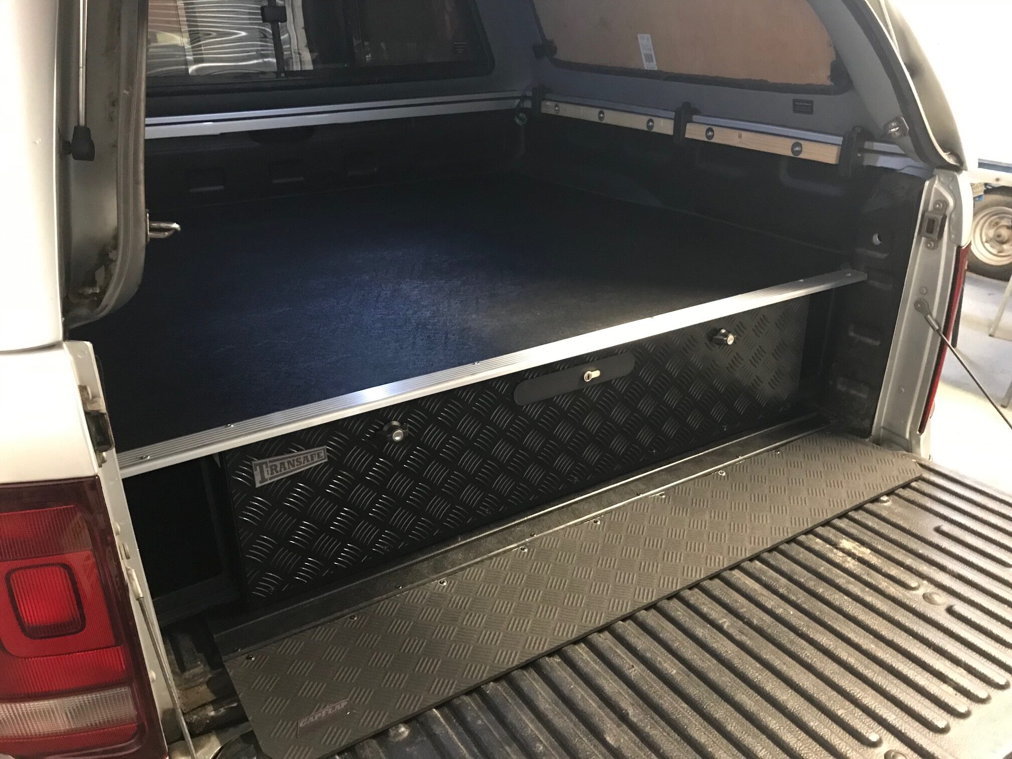 Gap Flap for Dog Boxes | Prevent Trapping | Lintran