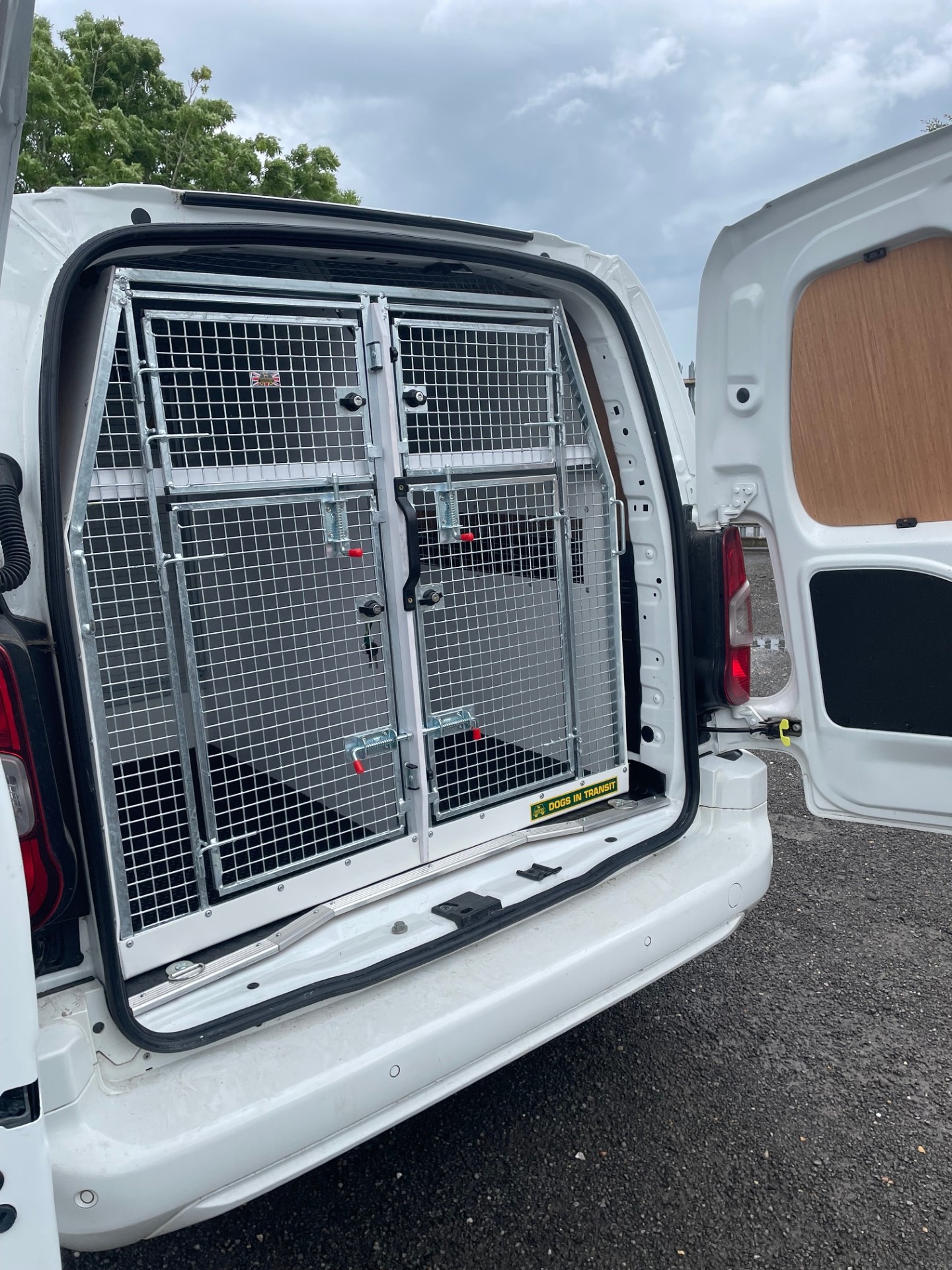 Custom Dog Transit Box for Vans | Perfect Fit & Safety | Lintran